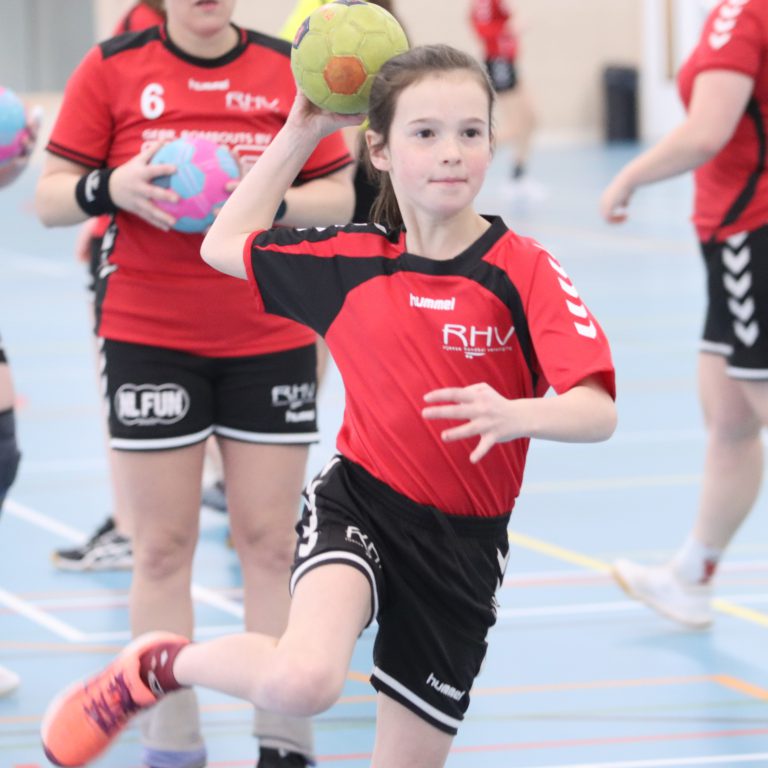 PUPIL VAN DE WEEK : LYNN DE VETTER (15 JANUARI 2023) – Rijense Handbal Vereniging